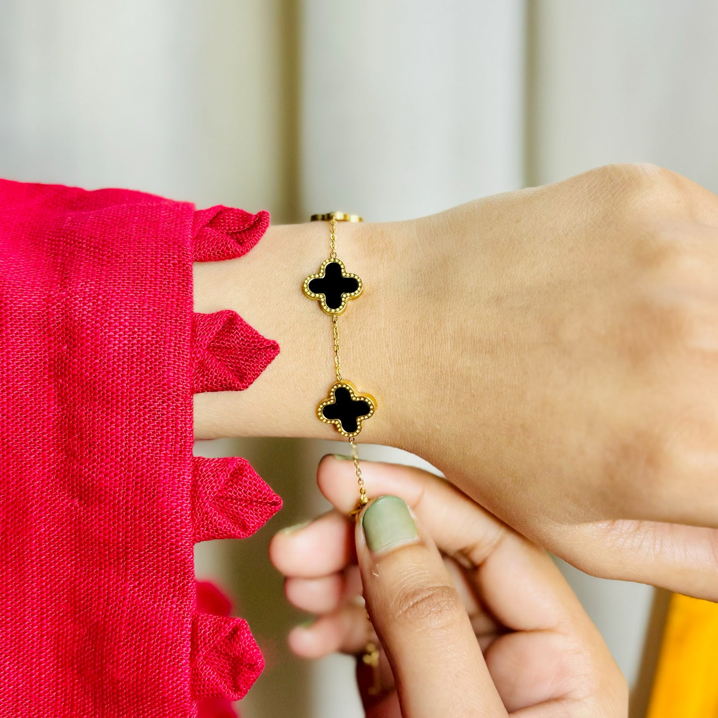 Four Leaf Clover Bracelet - Black – Amber